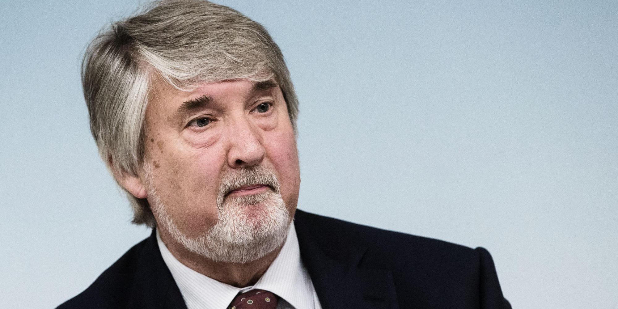 Poletti: 'Meglio giocare a calcetto che mandare curriculum", gli sfottò ...