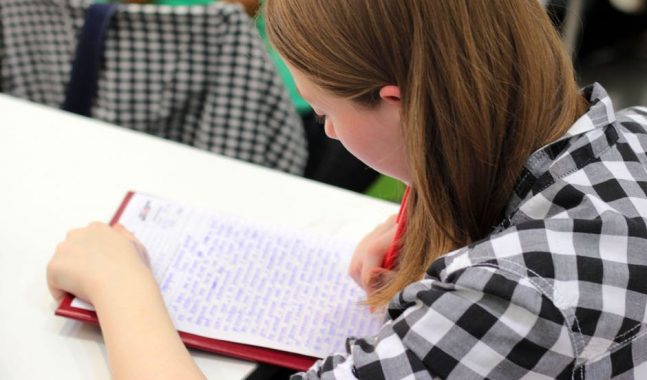 Se la scuola paga i ragazzi per i bei voti