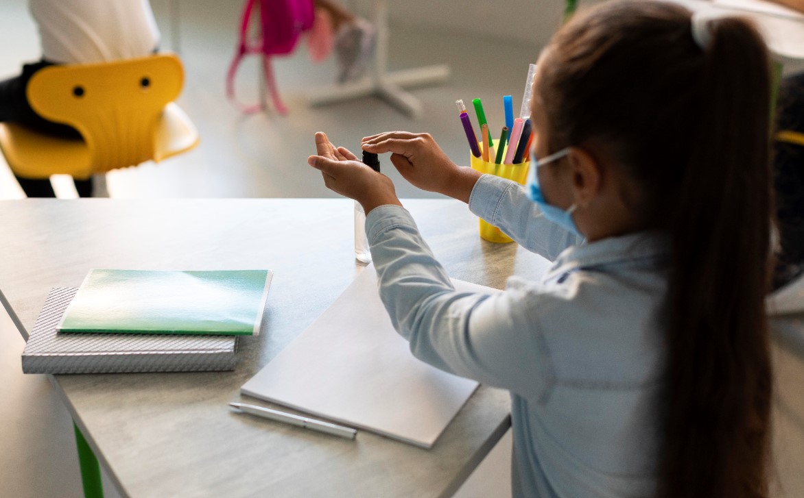 Rientro a scuola: le attività della maestra per dare un nome alle ... Rientro a scuola: le attività della maestra per dare un nome alle ...