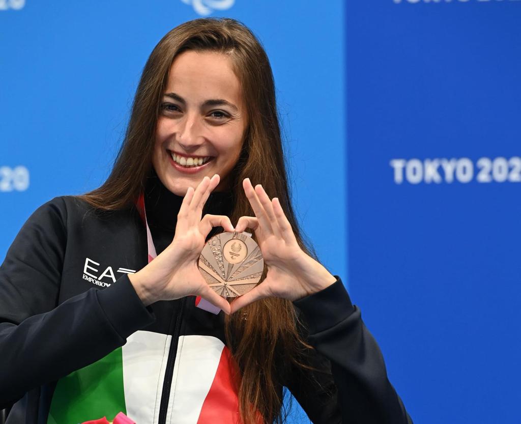 Laurea in Giurisprudenza per la campionessa paralimpica Giulia Terzi ...