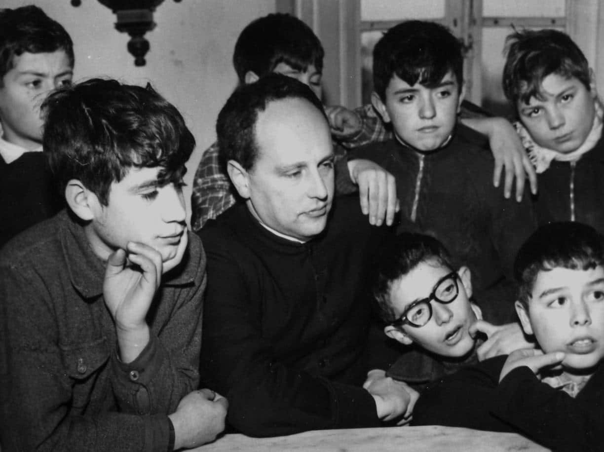Don Milani, 100 anni dopo. La scuola come strumento di riscatto ...